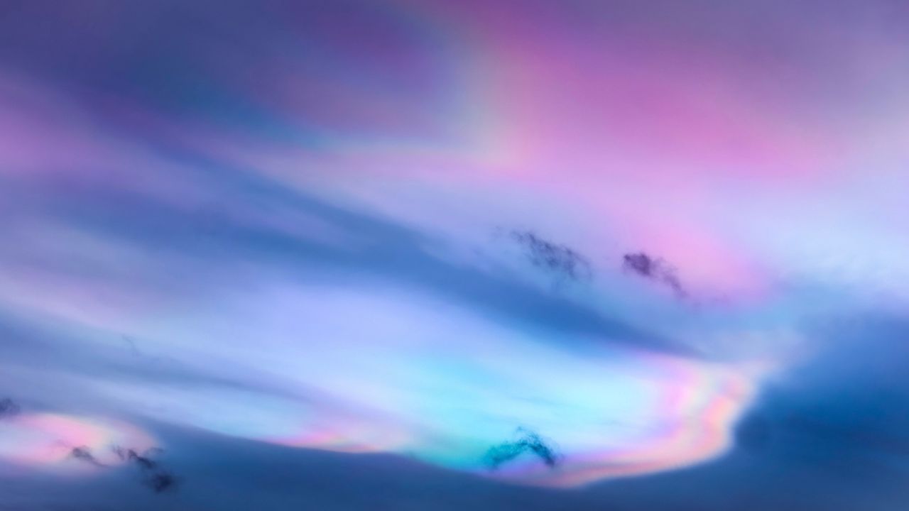 Rainbow clouds, Nacreous clouds, Rare cloud formations